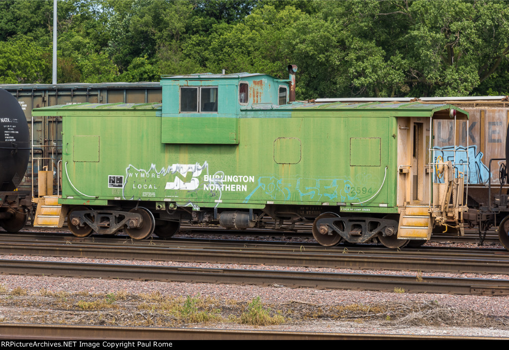 BN 12594, Wide-Vision Caboose, ex BN 12214 at Gibson Yard